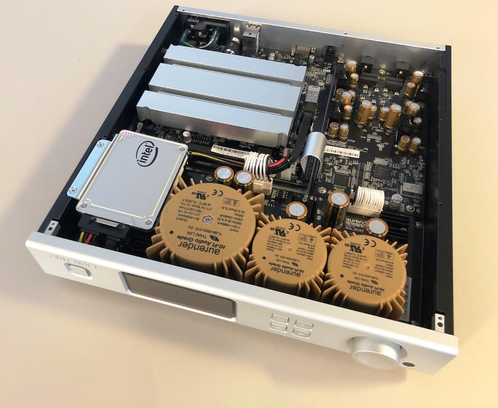 Aurender A100, 2TB, musikkserver, DAC Streamer/forforsterker, RCA - Mono AS